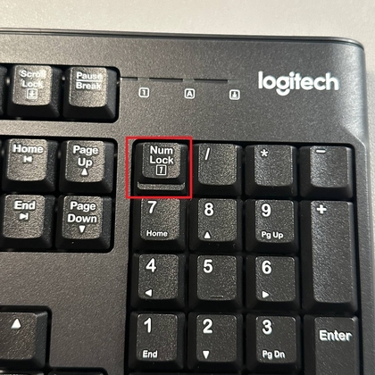 Wie man die Num Lock- und Caps Lock-Anzeige auf der Logitech Tastatur ...