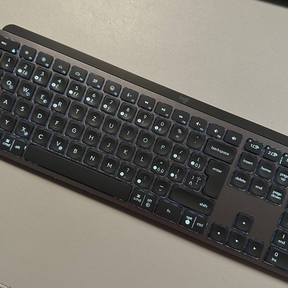 How to Adjust the Backlighting on Logitech MX Keys S | ManualsLib