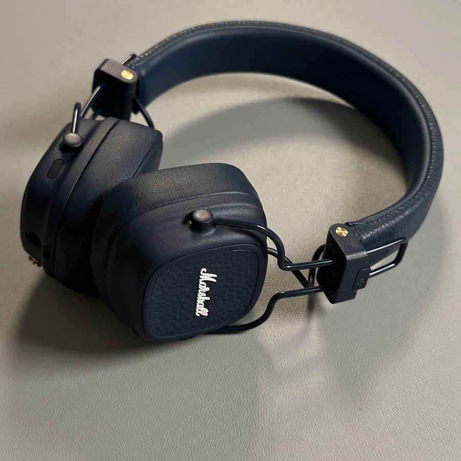 How to Check Battery Level on Marshall Major V Headphones with an ...