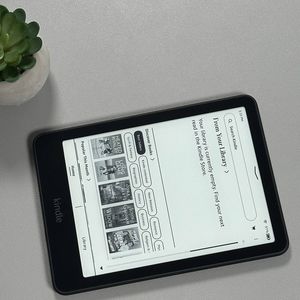 How to Turn Off Your Amazon Kindle Paperwhite | ManualsLib